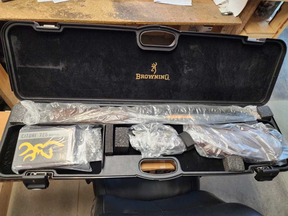 PICS! NEW BROWNING CITORI 725 PRO TRAP 12 GA 32" PORTED O/U 2.75 OVER ...