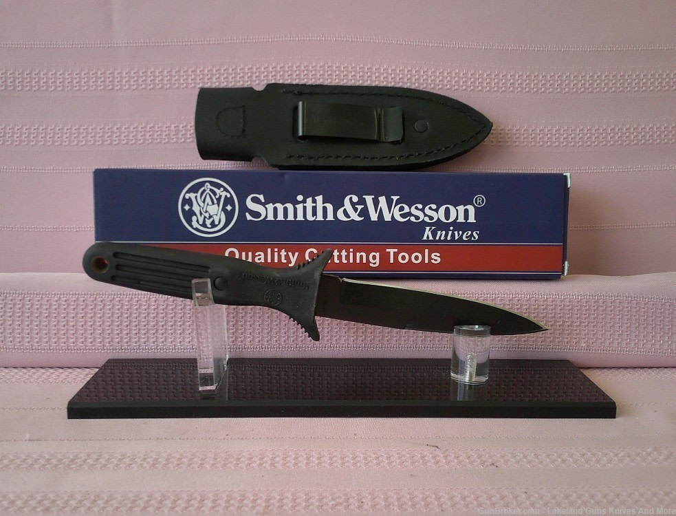 Mint in Box Smith & Wesson Double Edged Dagger Blade Police Boot Knife ...