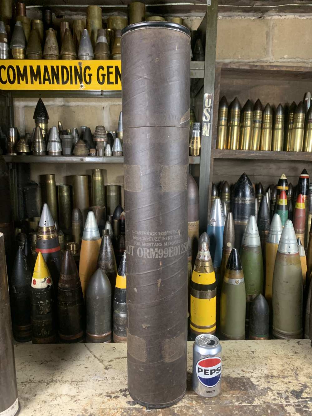 Container for 120mm mortar M934/wfuze M734 for mortars M120/M121 ...